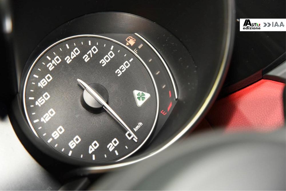 Alfa Romeo Giulia officieel snelste sedan ooit over de Nürburgring ...